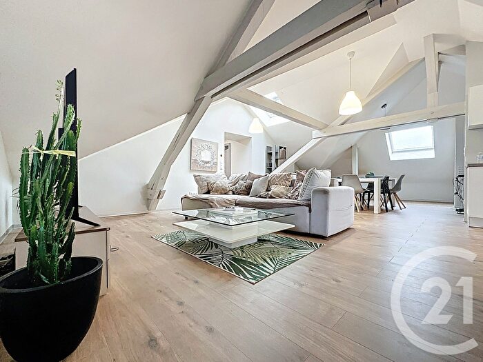 Appartement à vendre - Montbéliard, Faubourg, Mont-Chevis, Chiffogne, Citadelle - 4 pièces - 2 chambres