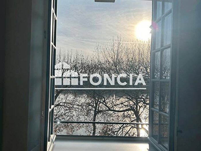 Appartement à louer - Centre Ville, Blois - 3 pièces - 2 chambres