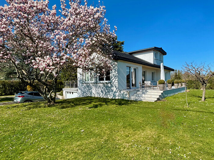 Maison 6 pièces à Divonne-les-Bains, à vendre