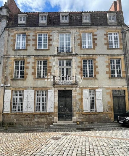 Confolens : Maison 12 pièces à vendre