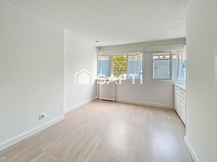 Appartement à vendre - Montrouge, Le vieux Montrouge - 1 pièce - 1 chambre