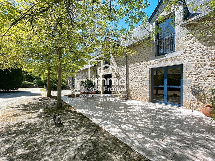 Maison à vendre - Évron - 10 pièces - 4 chambres