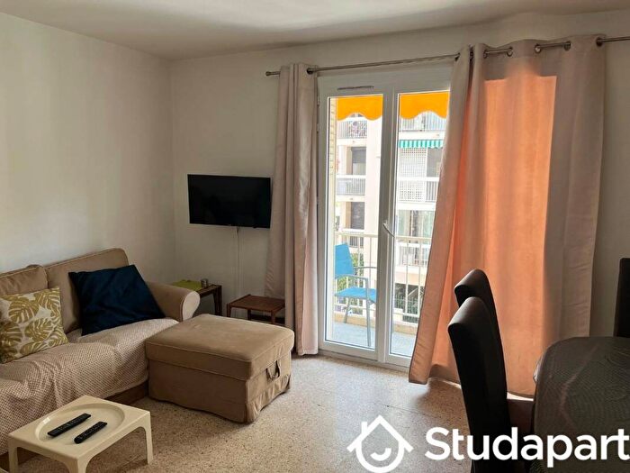 Appartement à louer - Pont du Lys-Antibes les Pins - 4 pièces