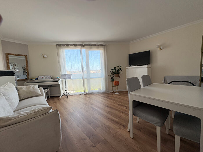 Saint-Germain-en-Laye, Hennemont : Appartement 3 pièces à vendre