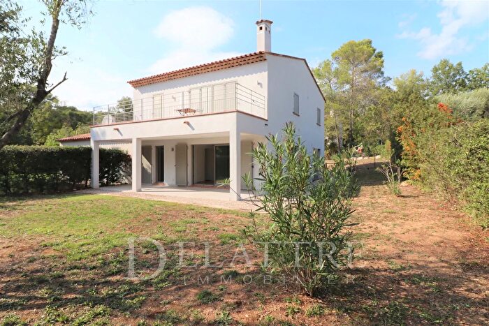 Appartement 3 pièces à Roquefort-les-Pins, à vendre