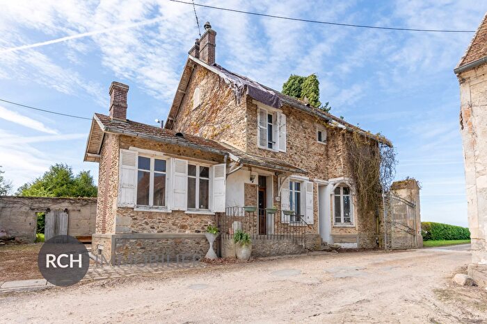 Maison 8 pièces à vendre à La Queue-lez-Yvelines, La Queue-les-Yvelines