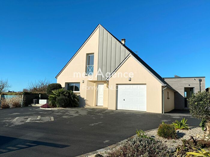 Maison à vendre - Jullouville - 7 pièces - 5 chambres