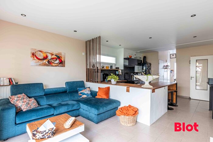 Appartement à vendre - Saint-Jacques-de-la-Lande - 4 pièces - 3 chambres