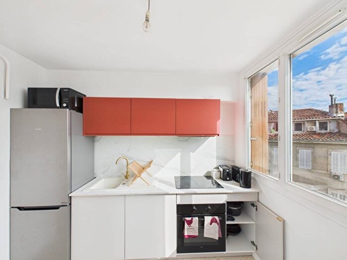 Appartement à louer - Les Chartreux, Marseille ème arrondissement - 4 pièces - 3 chambres