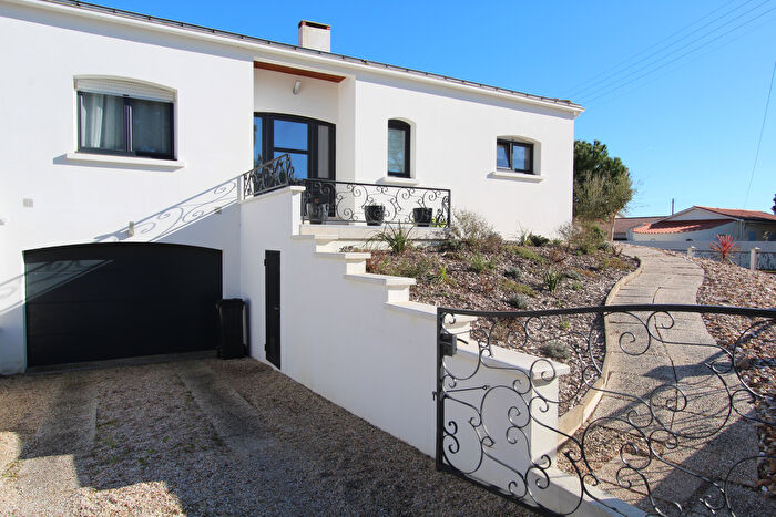 Maison à vendre - LAiguillon-sur-Mer - 6 pièces - 4 chambres