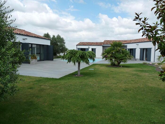 Saint-Jean-de-Liversay : Maison 7 pièces à vendre