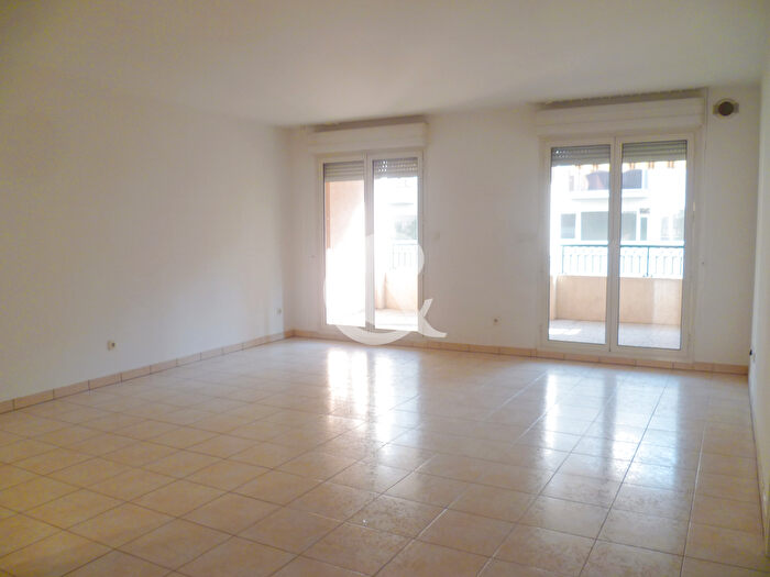 Appartement 3 pièces à Hyères, Centre-ville, à louer