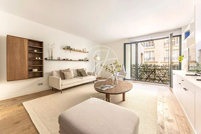 Appartement à louer - Paris e , Muette-Nord, Trocadéro - 5 pièces - 3 chambres