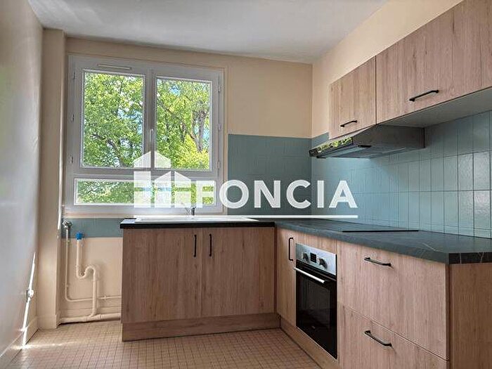 Faiencerie, Gien : Appartement 4 pièces à louer
