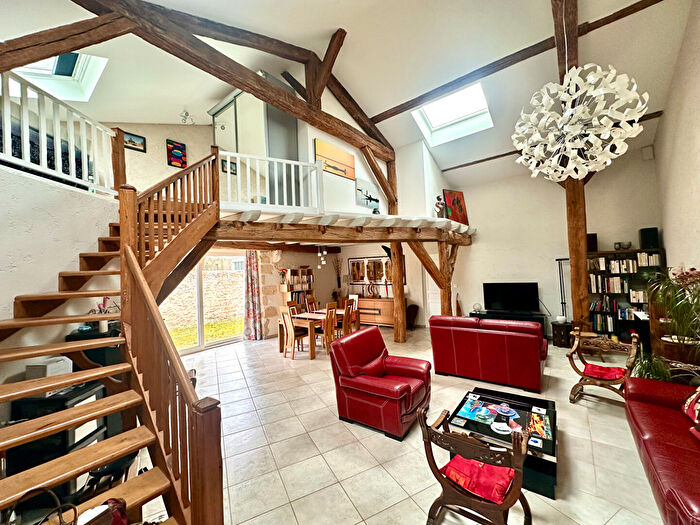 Maison à vendre - Saint-Benoît - 5 pièces - 2 chambres