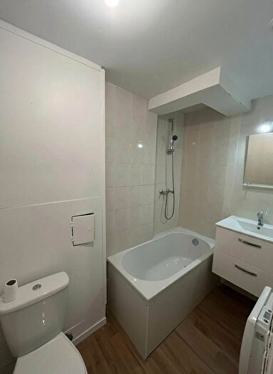 Appartement à louer - Gare Nord et Ouest, Charleville-Mézières - 2 pièces - 1 chambre