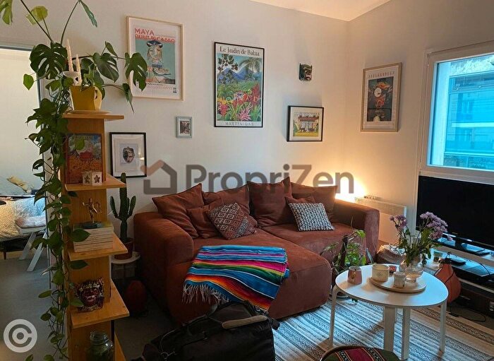 Appartement à louer - Télégraphe-Pelleport Saint Fargeau, Paris ème arrondissement - 2 pièces - 1 chambre