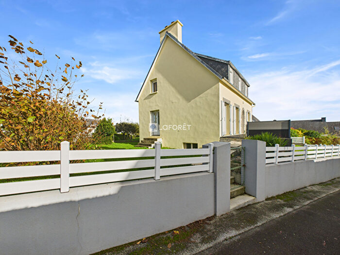 Maison à vendre - Châteauneuf-du-Faou - 6 pièces - 4 chambres