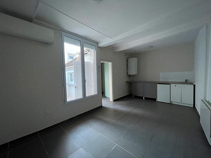 Appartement à louer - Chartres, Centre-ville - 2 pièces - 1 chambre