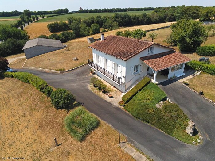 Maison 6 pièces à Villefagnan, à vendre