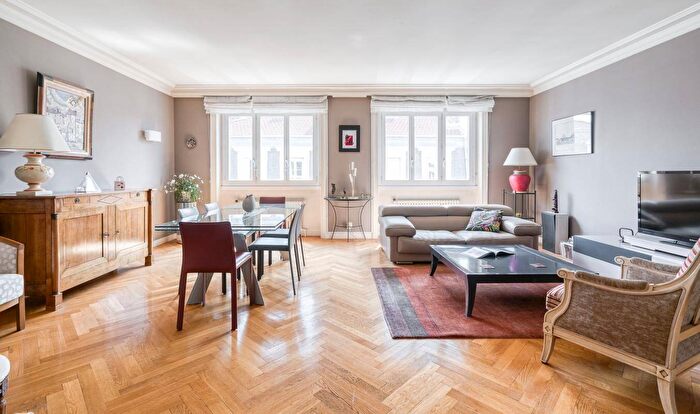 Appartement à louer - Tête dOr, Lyon ème arrondissement - 3 pièces - 2 chambres