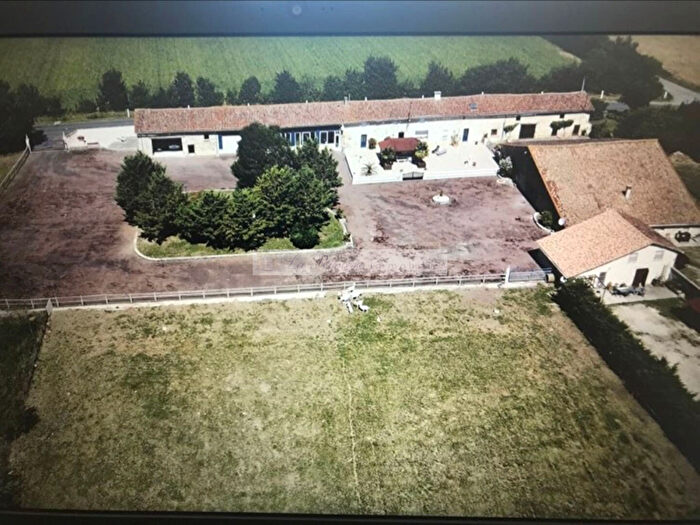 Maison à vendre - Souvigné - 9 pièces - 4 chambres