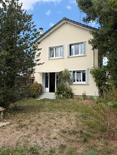 Maison 4 pièces à Fontenay-le-Fleury, Chapelle Saint-Jean, à vendre