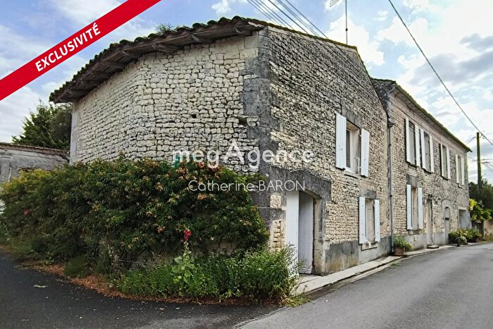Juillac-le-Coq : Maison 8 pièces à vendre