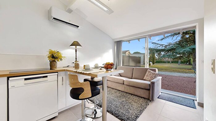 Appartement à louer - Zone Habitat Diffus, Chaponost - 2 pièces - 1 chambre