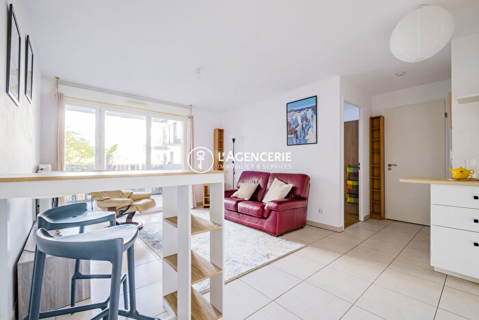 Appartement 2 pièces à Bordeaux, Bassins à Flot, à louer