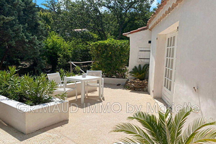 Maison à vendre - La Garde-Freinet - 10 pièces - 9 chambres