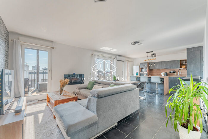 Lyon 8ème, La Plaine, Santy : Appartement 3 pièces à vendre