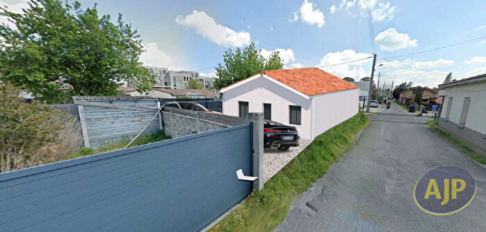 Maison à vendre - Saint-Médard-en-Jalles, Centre-ville - 3 pièces - 2 chambres