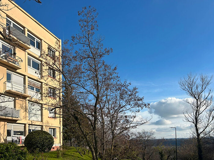 Appartement à vendre - Irigny - 4 pièces - 3 chambres