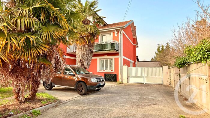 Appartement à vendre - Montfermeil, Franceville - 2 pièces - 3 chambres