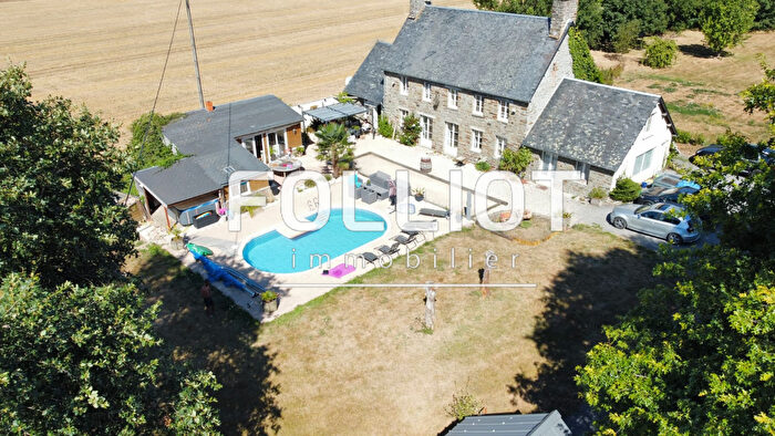 Maison à vendre - Saint-Sauveur-la-Pommeraye - 9 pièces - 6 chambres