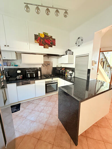 Maison à vendre - Marseille e , Saint-Joseph - 5 pièces - 4 chambres