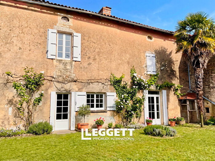 Maison à vendre - Courcôme - 9 pièces - 4 chambres