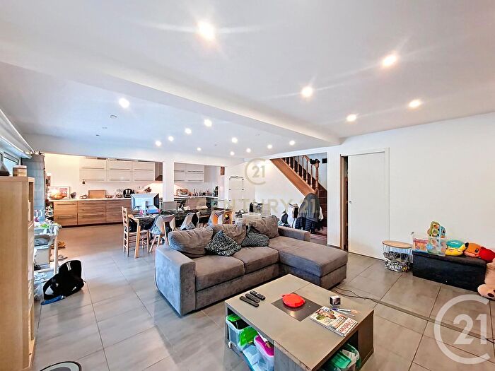 Maison à vendre - Noisy-le-Grand, Centre-ville - 5 pièces - 3 chambres