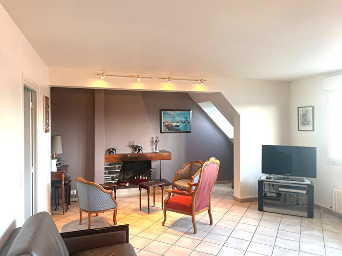 Appartement à vendre - Nanterre, Centre-ville - 3 pièces - 2 chambres