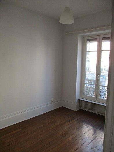 Appartement à louer - Villeurbanne - 2 pièces - 1 chambre