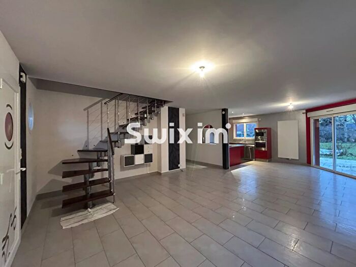 Maison à vendre - Lons-le-Saunier - 5 pièces - 4 chambres