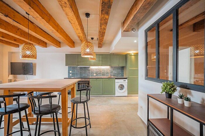 Appartement à louer - Saint Victor, Marseille ème arrondissement - 2 pièces - 1 chambre