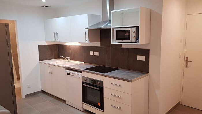 Exterieur, Bédarrides : Appartement 3 pièces à louer