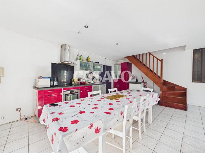 Maison 8 pièces à Tassin-la-Demi-Lune, Montpinot, Le Bourg, à vendre
