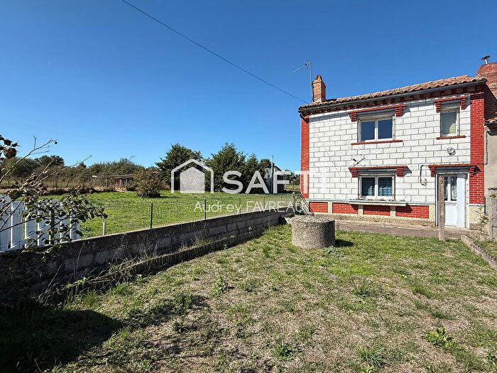 Maison à vendre - Louin - 3 pièces - 2 chambres