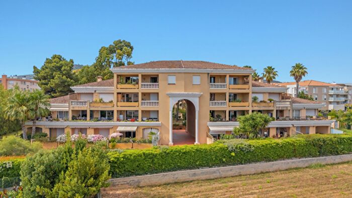 Hyères, Gare, Godillot : Appartement 4 pièces à vendre
