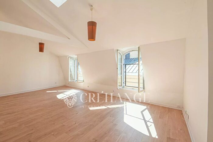 Appartement à louer - Saint-Germain-en-Laye, Centre-ville, Quartiers forestiers - 7 pièces - 5 chambres