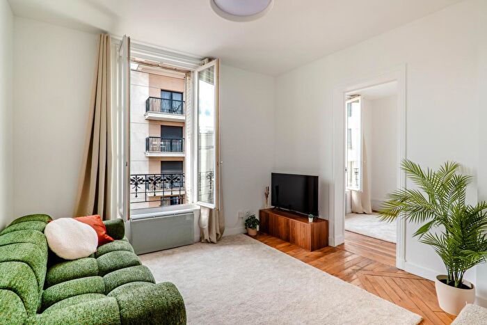 Appartement 2 pièces à vendre à Suresnes, Carnot, Gambetta