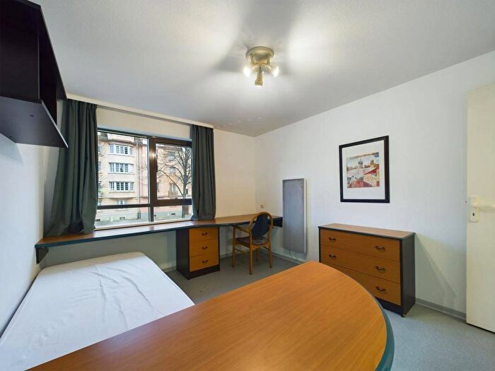 Neudorf Ouest Centre, Strasbourg - Appartement 1 pièce à louer